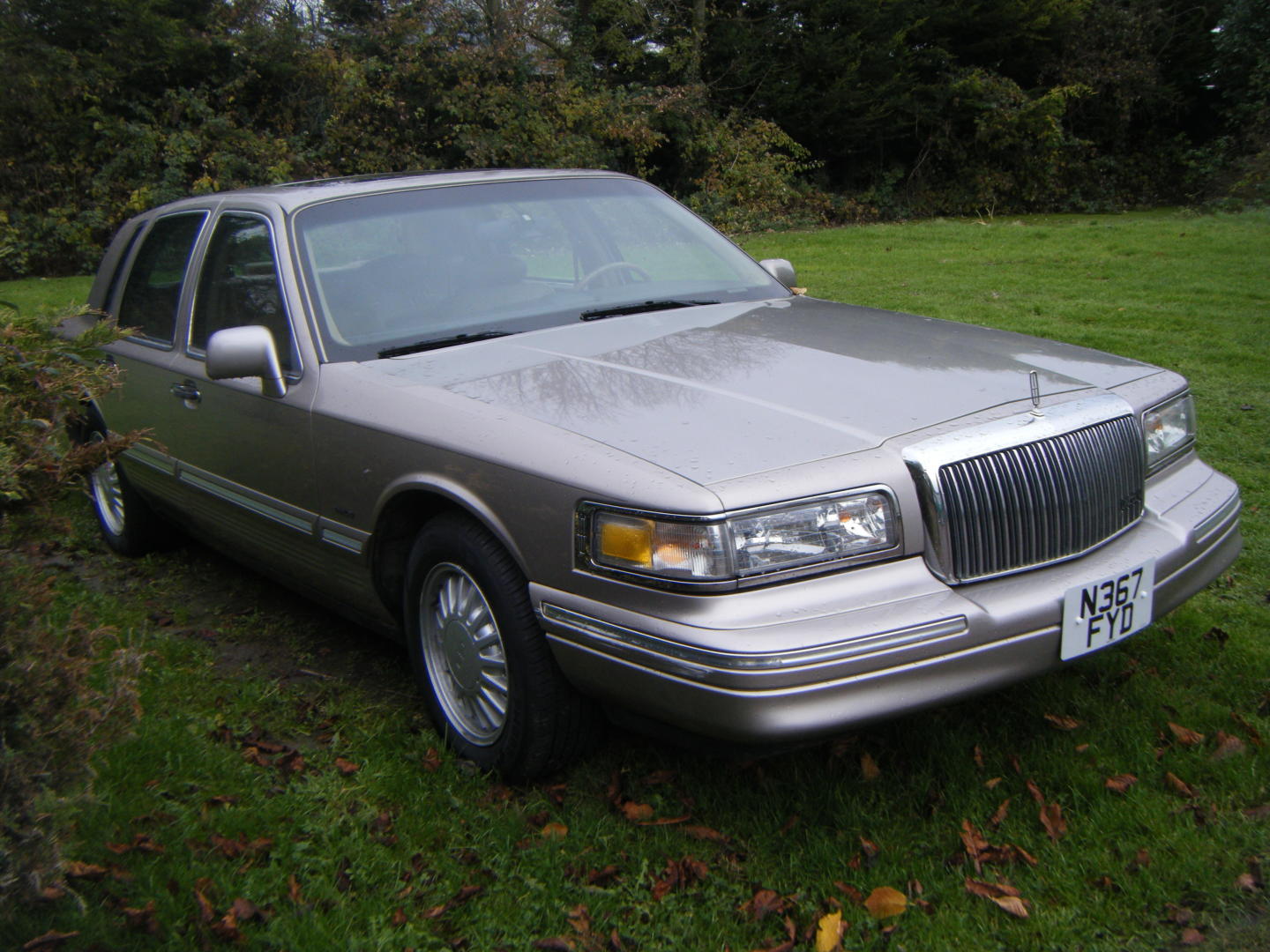 1996 Lincoln Town Car | American DreamsAmerican Dreams