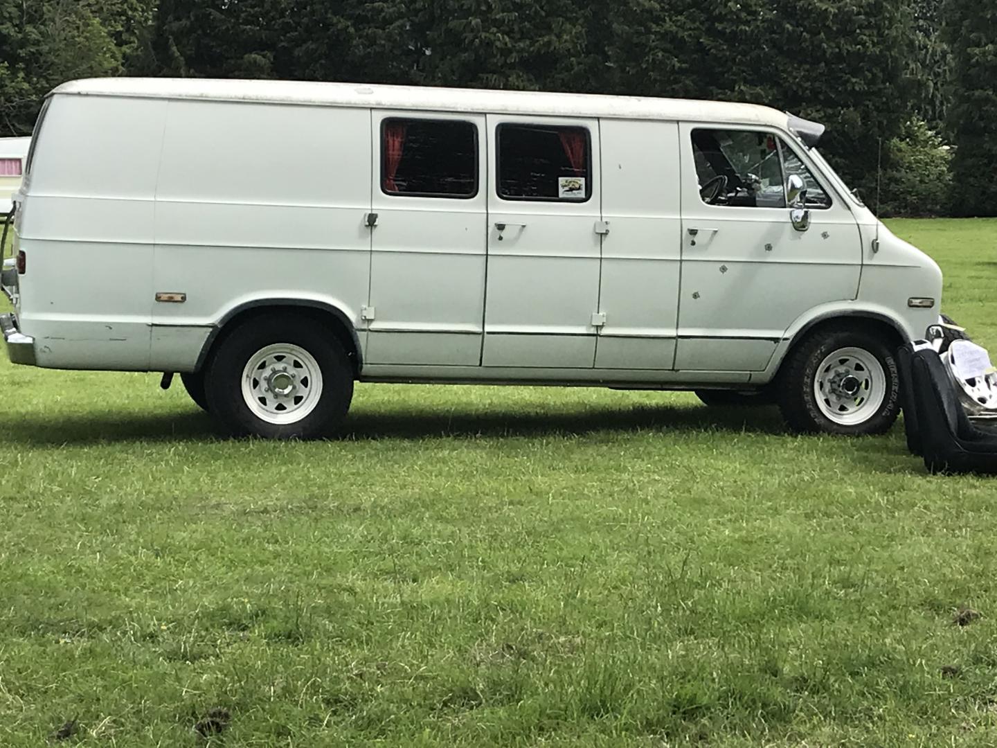 1973 Dodge B300 MaxiVan | American DreamsAmerican Dreams