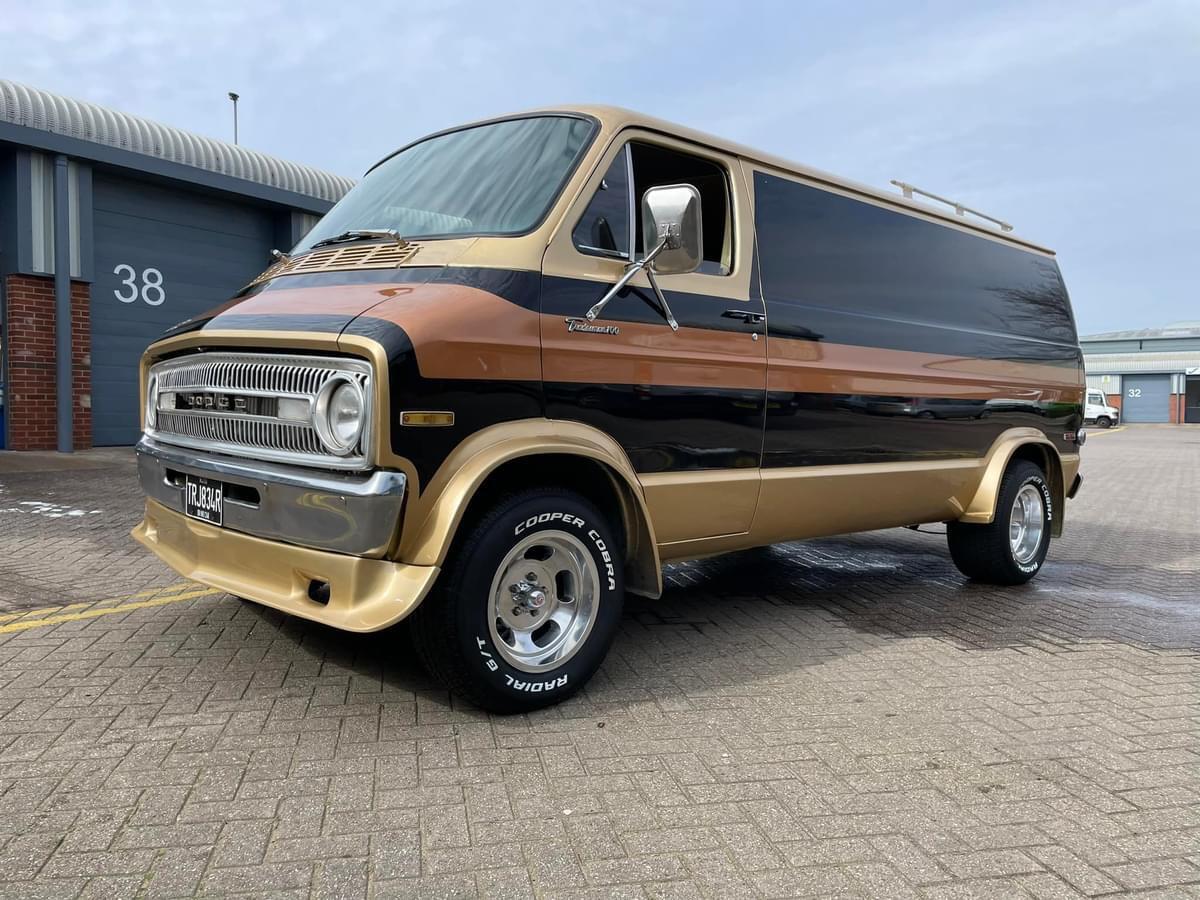 1977 Dodge B100 3 seats | American DreamsAmerican Dreams