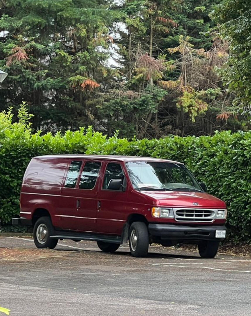 2000 Ford E350 Econoline Van | American DreamsAmerican Dreams